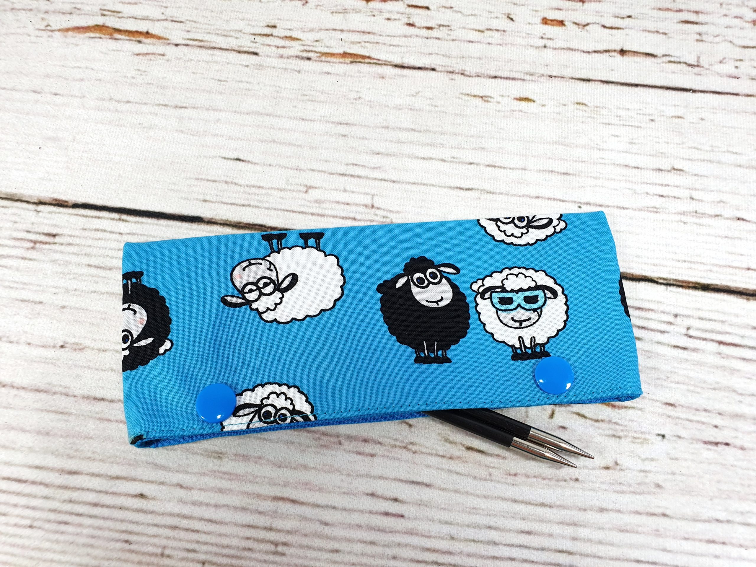 Nadelaufbewahrung mit Schafen - Frostpfoetchen - Handschuhe und ...